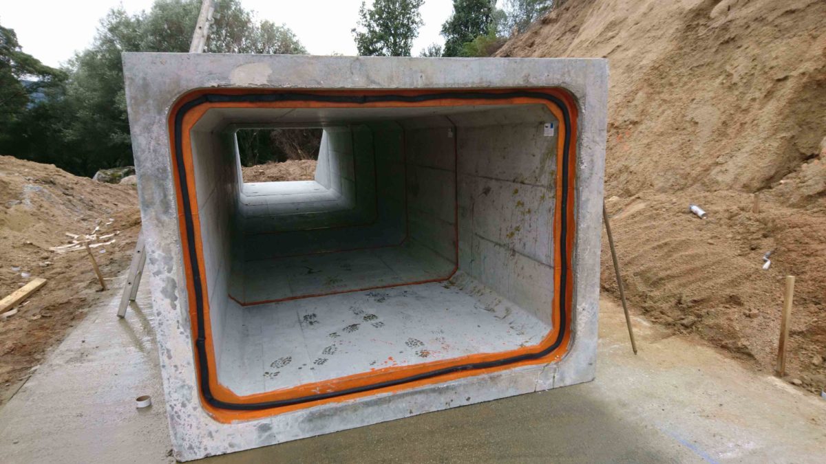 Primaire d'accrochage pour cordons de mastic - Société Baekelite